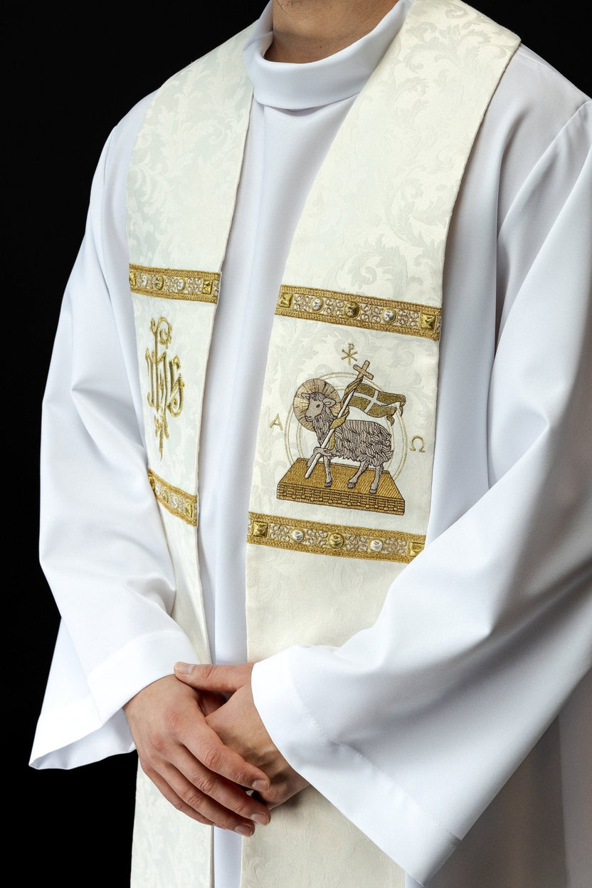 Des chasubles - des chasubles des prêtres - chasubles.fr – CHASUBLES.FR